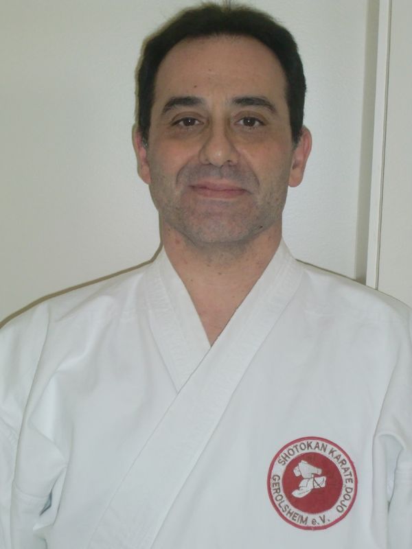 Sensei Vallianatos, Haralambos (schwarz, 2. DAN) – Kampfkunstzentrum ...